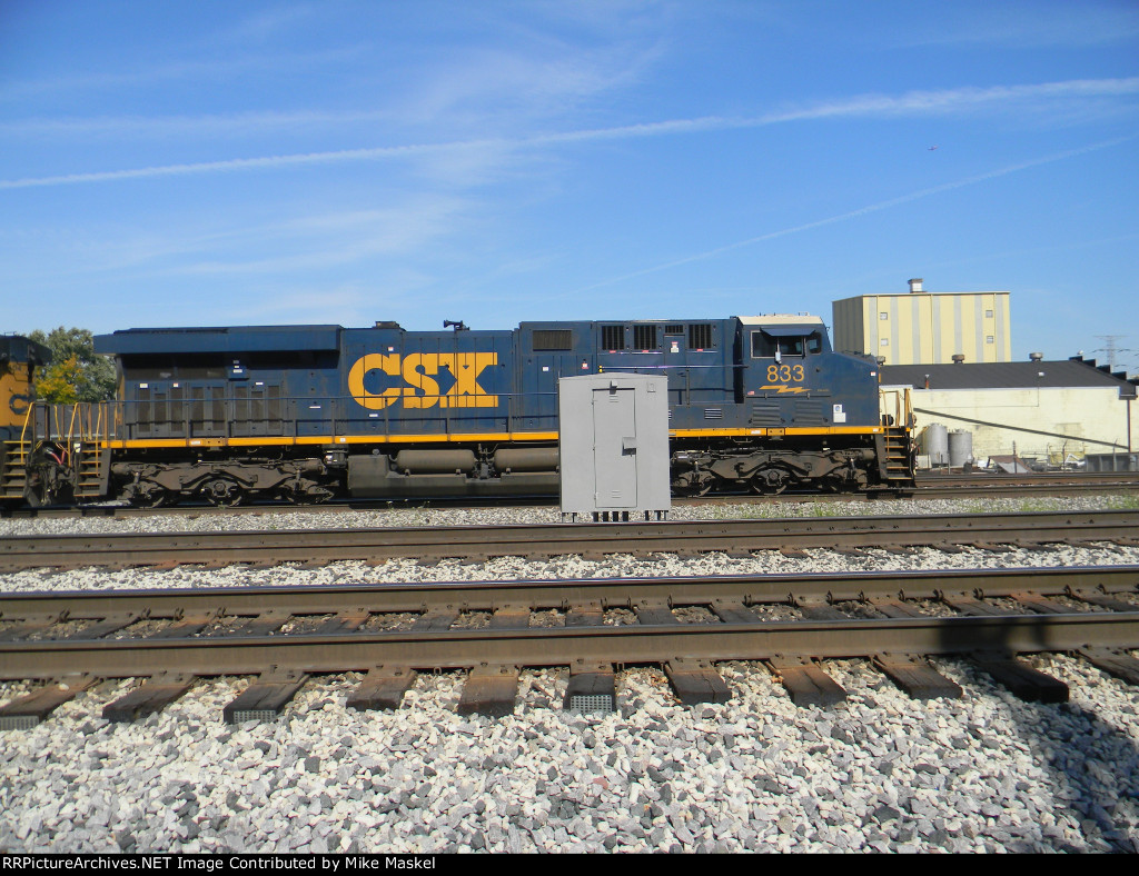 CSX 833
